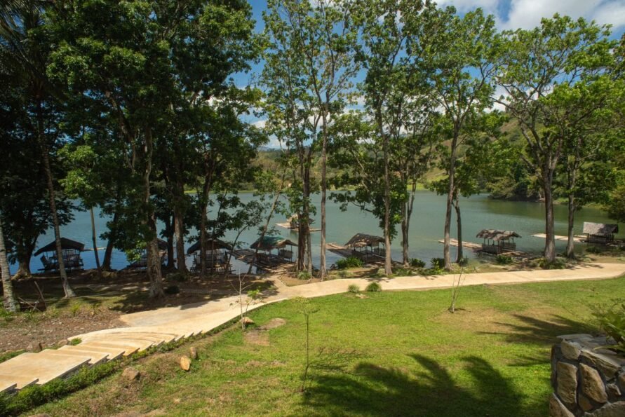 LAKE VIEW CAFE – Lake Apo Nature Park